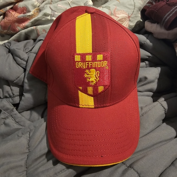 Warner Bros. | Accessories | Harry Potter Gryffindor Baseball Hat Cap ...